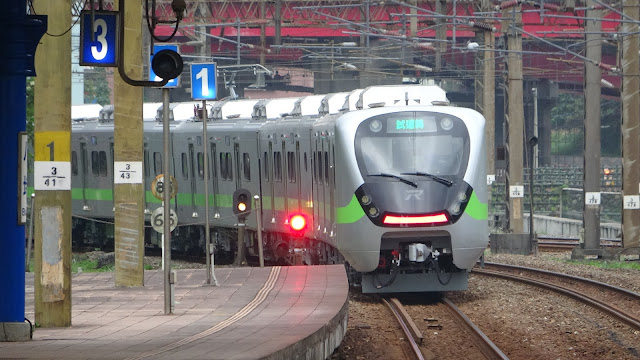 Blair's 鐵道攝影: EMU900型電聯車 / TRA EMU900 Type Electric Multiple Unit