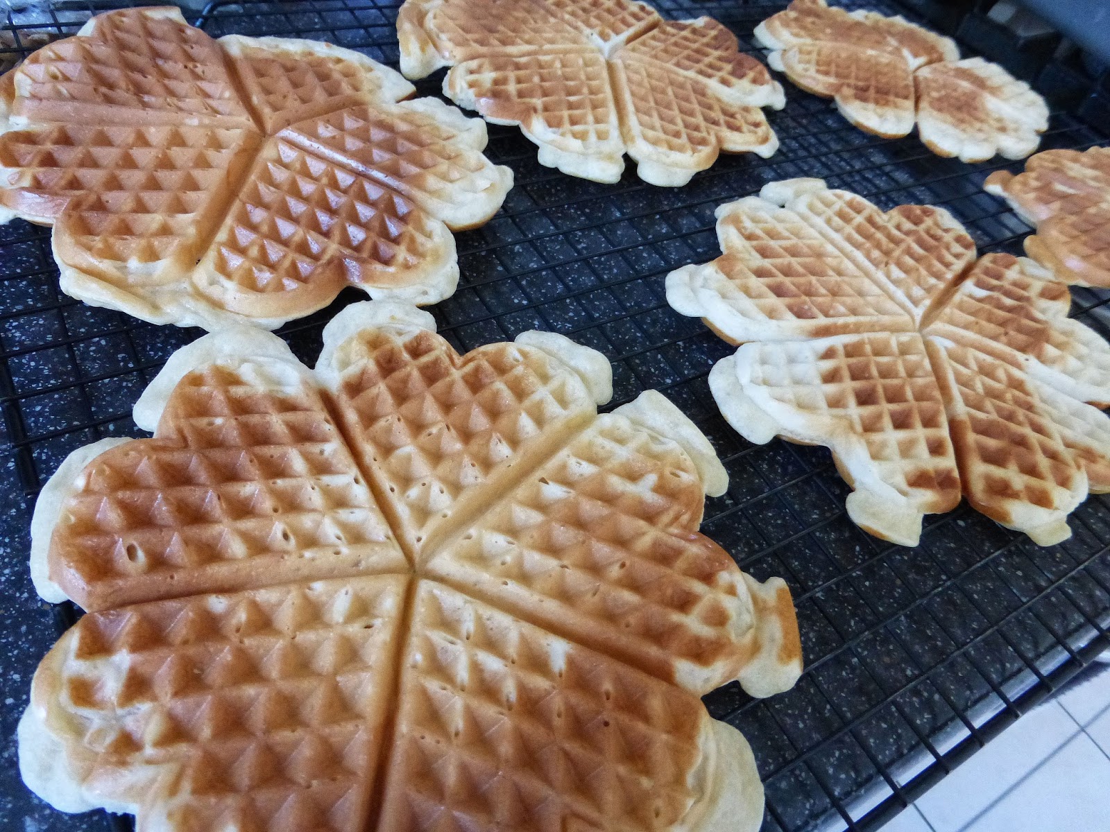 Waffles with Matcha Ice Cream, Red Bean and Fruit (No-Churn Ice Cream ...
