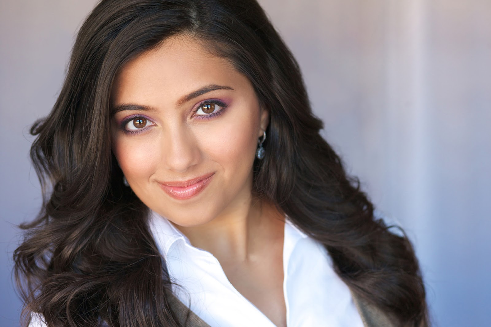 Flawless Beauty Bars: The Importance of Professional Head Shots