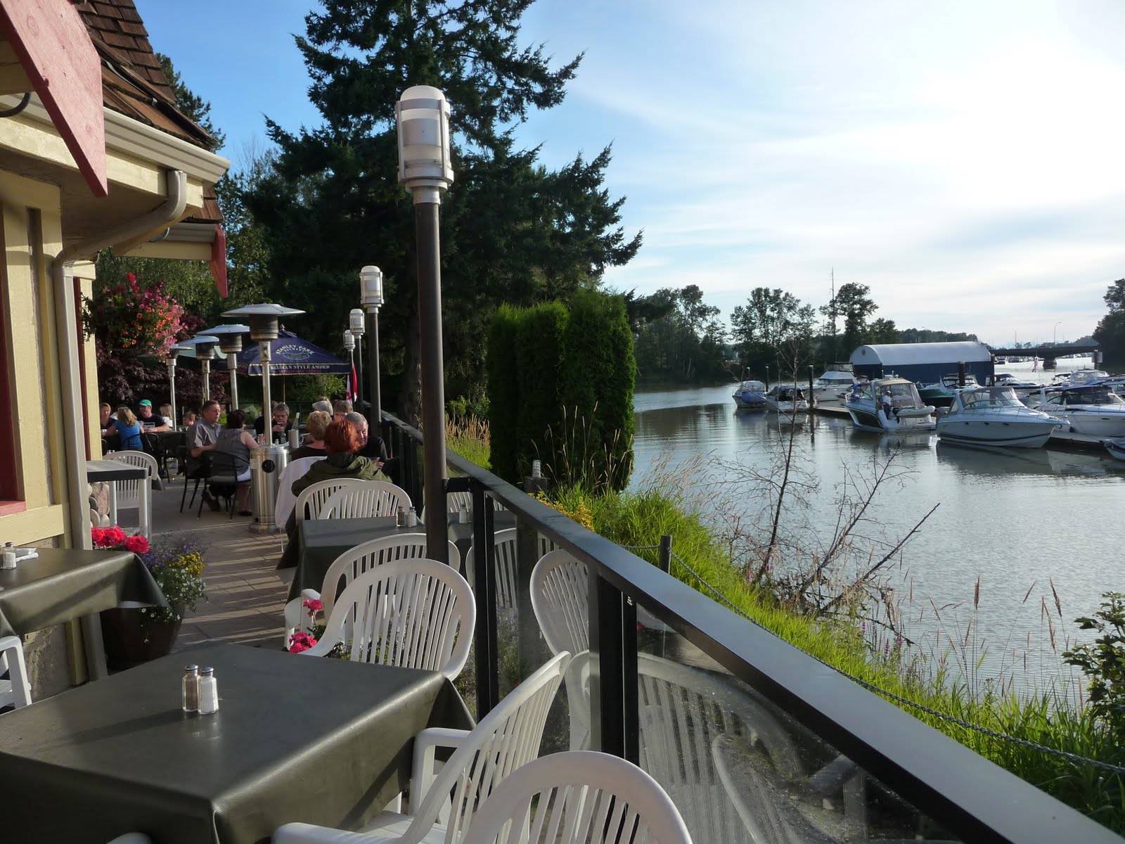 Donna's Report: River House Restaurant & Pub, Delta, BC