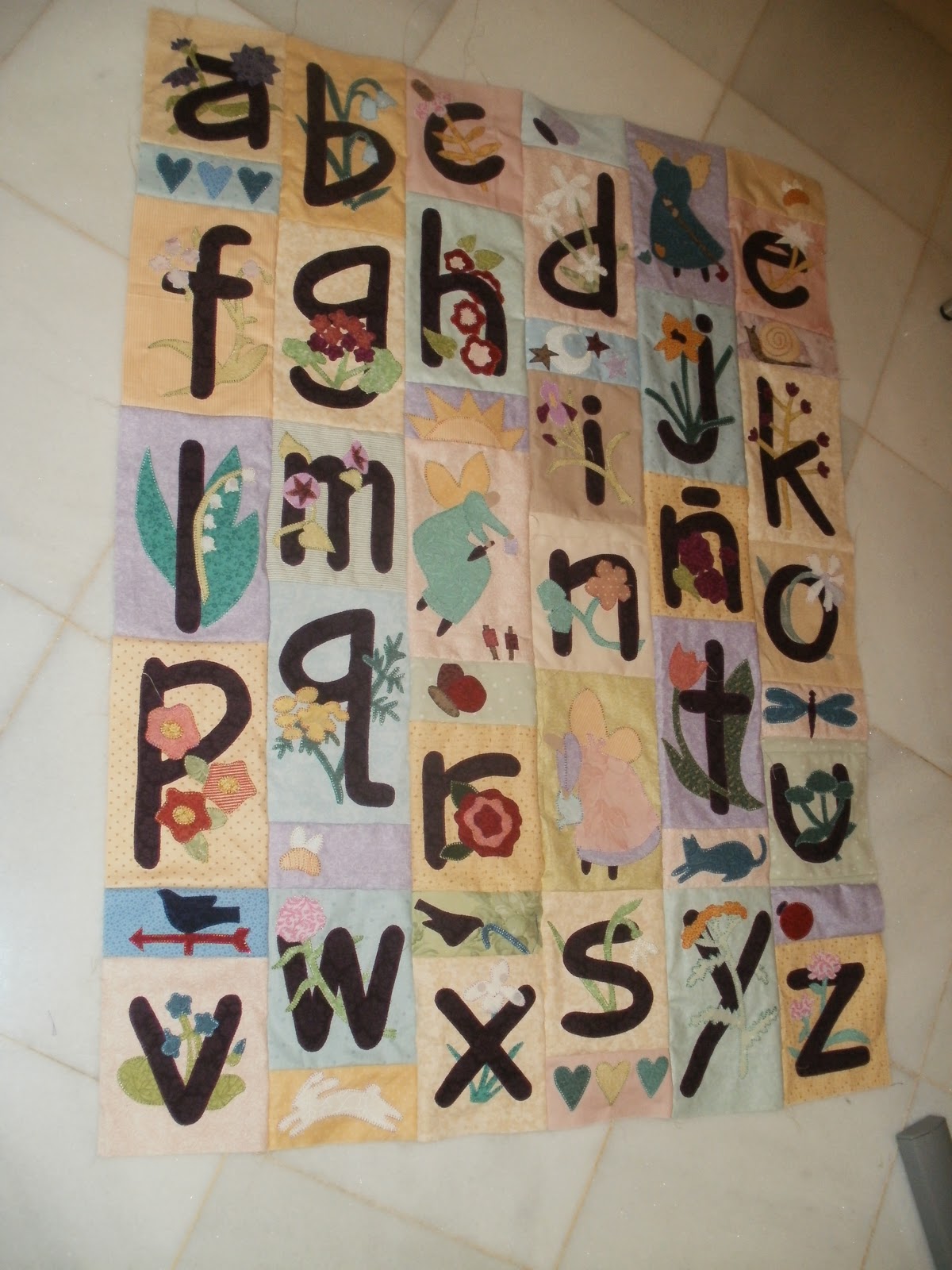 ALPHABET GARDEN QUILTTRAPITOS de COLORES - PATCHWORK