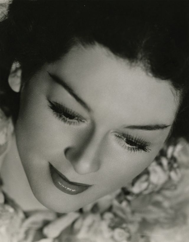 50 Glamorous Photos of Rosalind Russell in the 1930s and Early ’40s ...