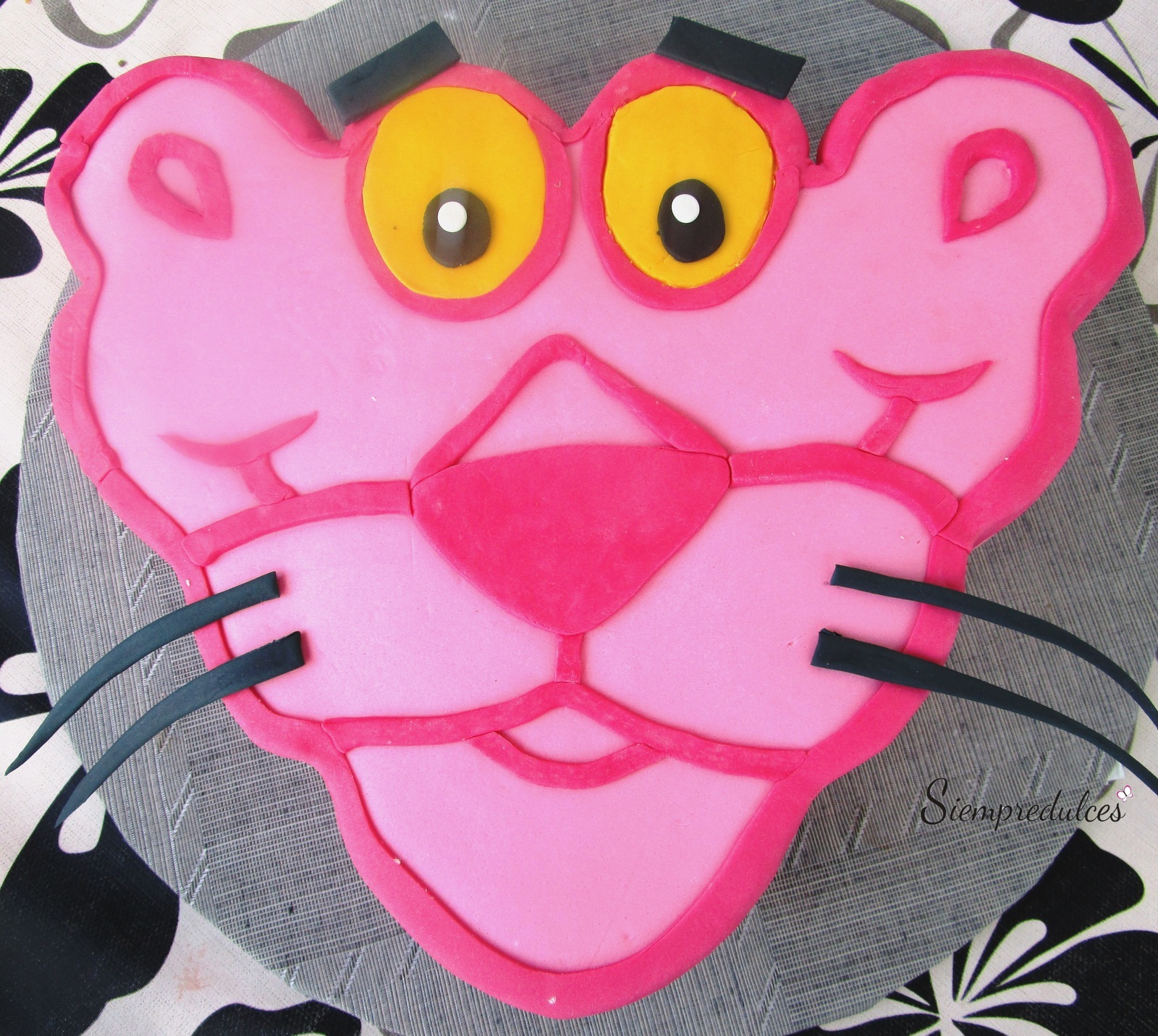 Siempredulces: Tarta "Pantera Rosa" - Bizcocho 4 cuartos, nata montada ...