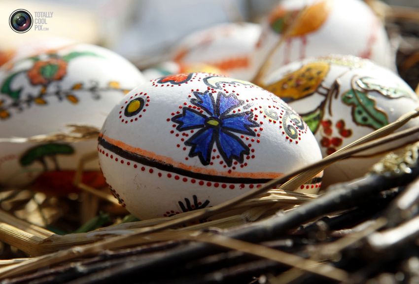 Top World News: Easter eggs from different countries