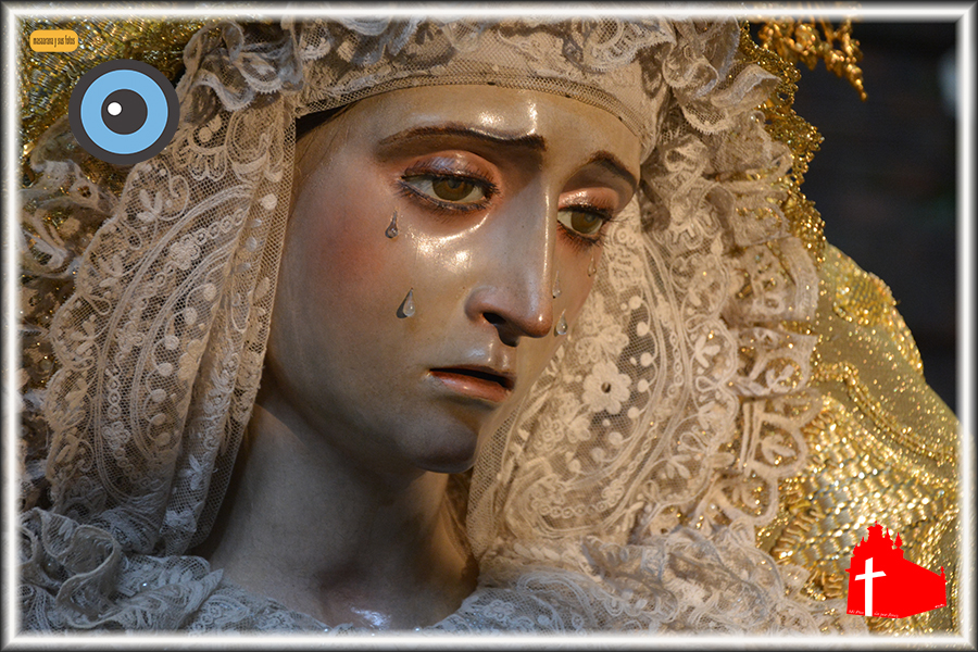 Besamanos extraordinario de la Esperanza de la Yedra Coronada