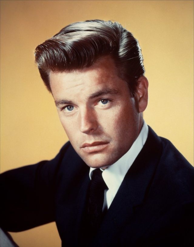 25 Portrait Photos of a Very Young and Handsome Robert Wagner in the ...