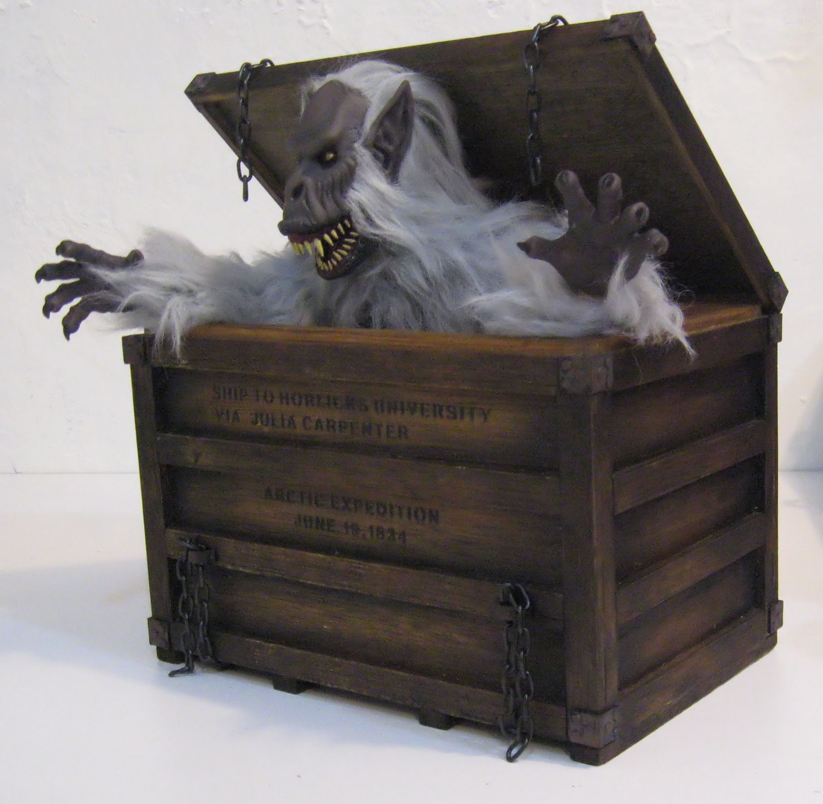 Betomatali 1/6 sculpt and paint works: Creepshow Flufy the crate beast ...