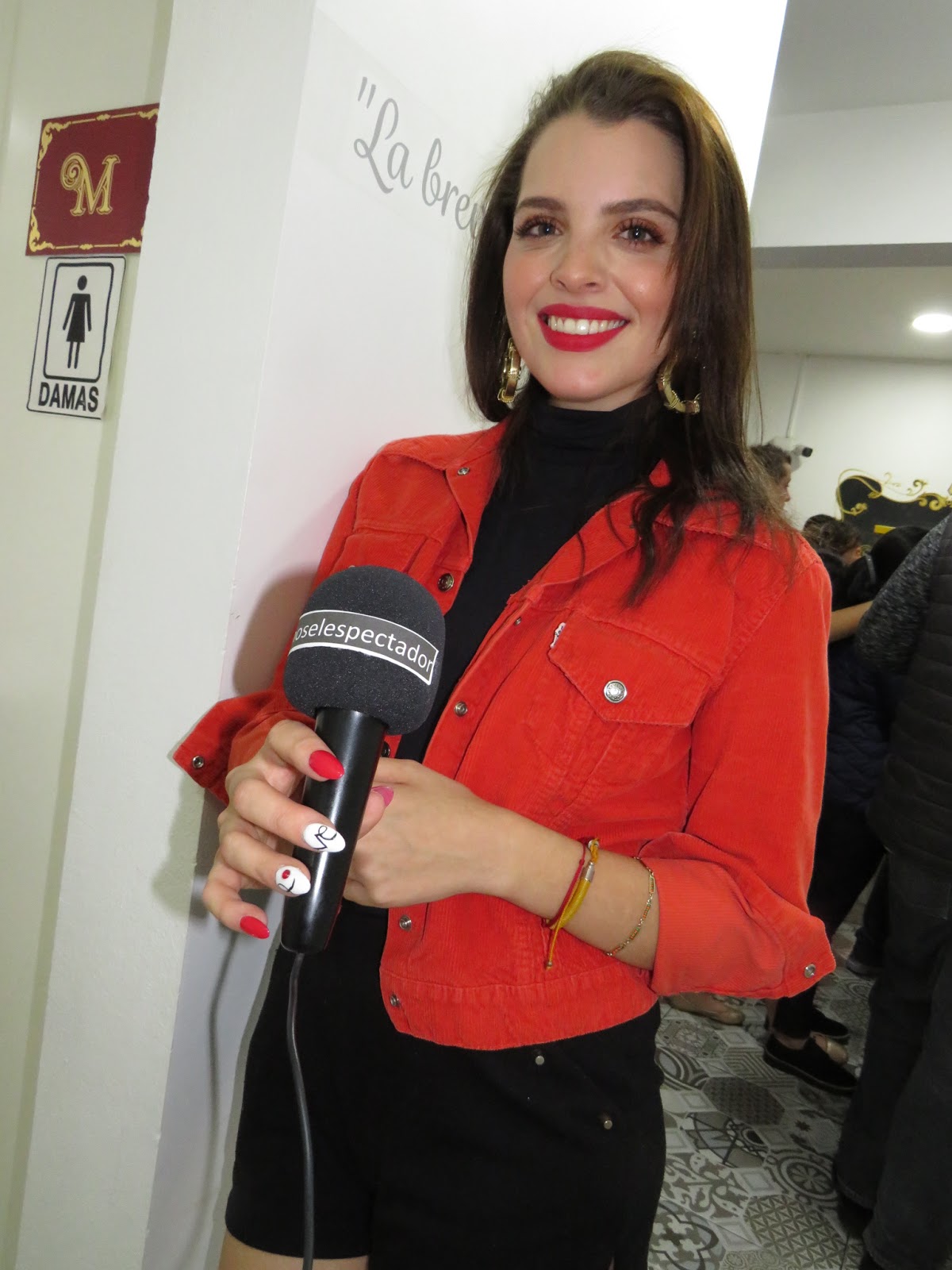 somos el espectador: DEB CASTRO EL TALENTO QUE A UN ARTISTA LO ...