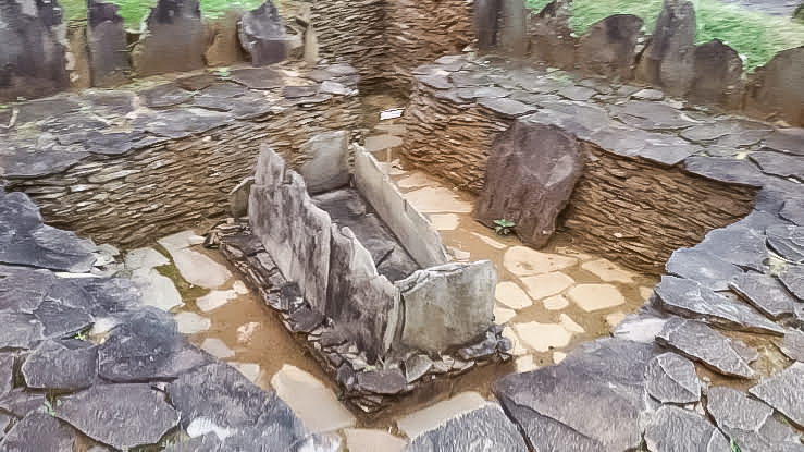 Situs Peninggalan Megalitikum : Pengertian Menhir, Dolmen, Sarkofagus ...