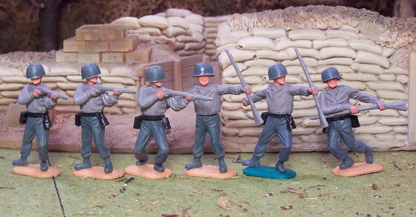 WWII Plastic Toy Soldiers: Timpo Swoppets - Toy Soldiers