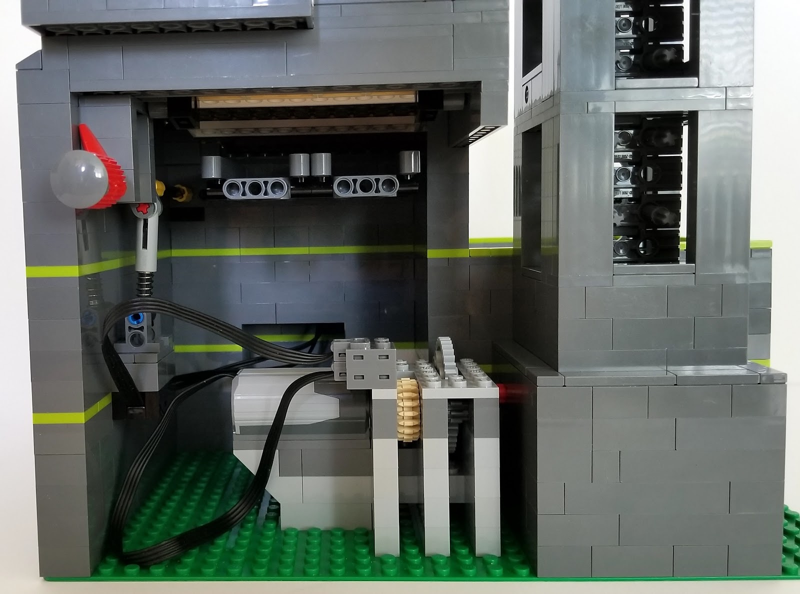 Great Ball Pit: Greylime XL - A Lego GBC Module