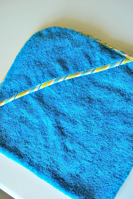 Larissa Another Day: Hooded Baby Towel: Tutorial