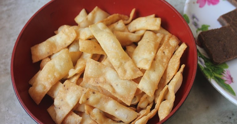 Namak pare-tasty and a crispy snack