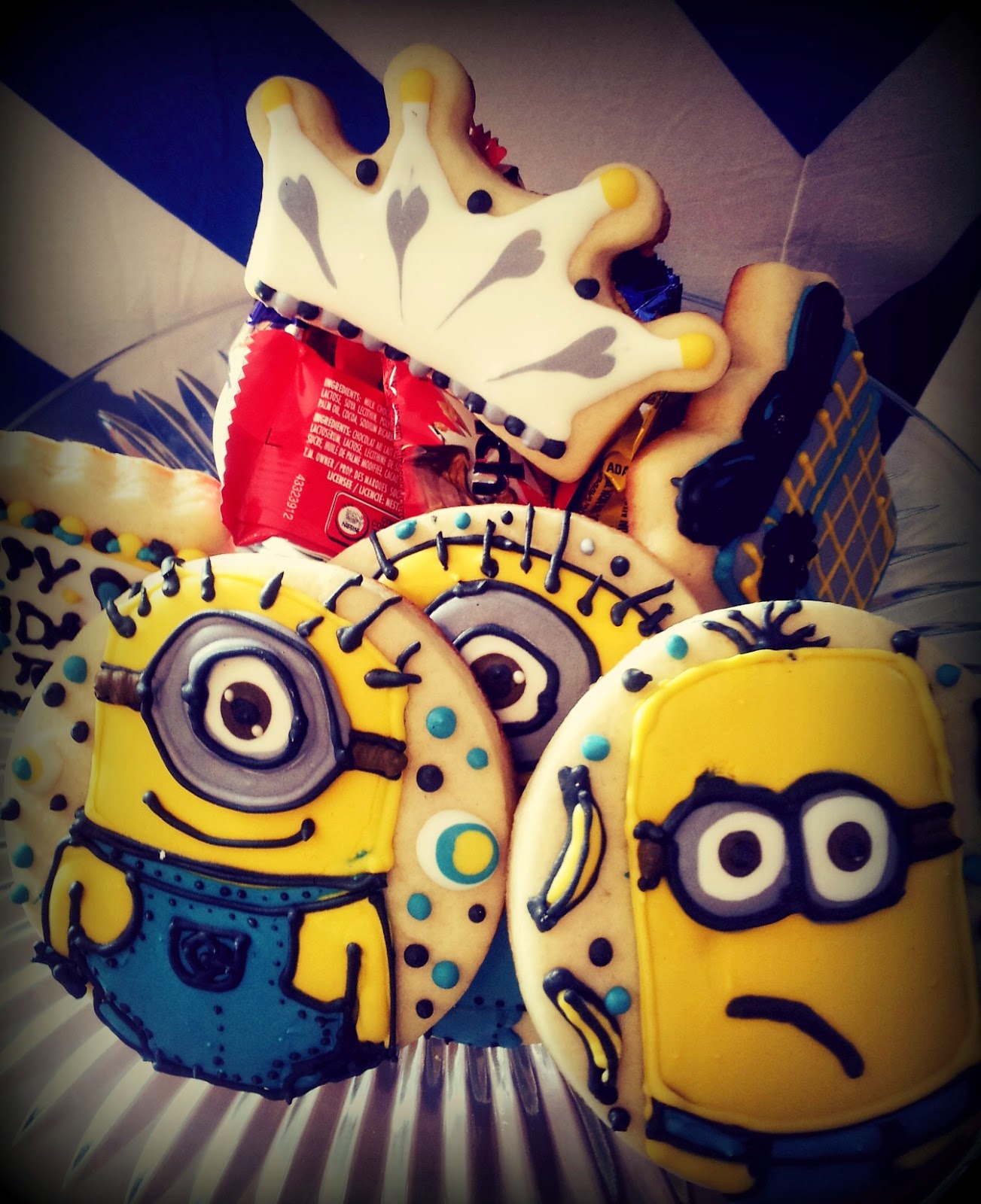 Feeding My Addiction: Slightly Despicable Minion Cookies