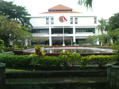 Coretannya BRILIANTA: Sekilas Tentang Kampus ITS Surabaya (Institut ...