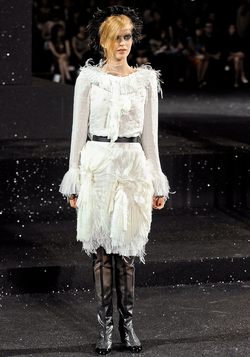 Inspire & Charm: Chanel Fall 2011 Couture