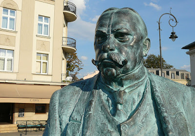 Statues Quo: Juliusz Leo