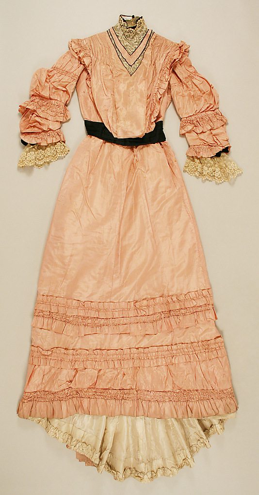 Ninatta'nın Bileziği: 1900'lerde İngiliz Tarzı