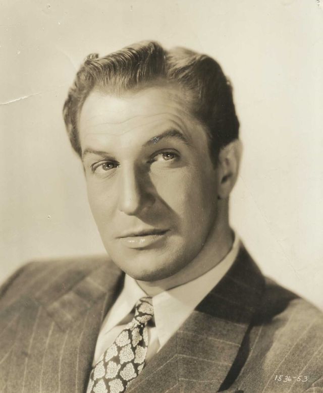 30 Portrait Photos of American Actor Vincent Price in the 1930s and ...