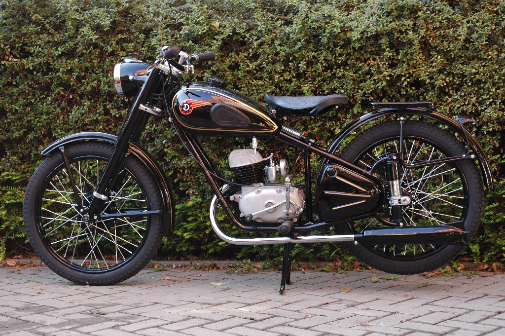 TÖRTÉNELMI KALEIDOSZKÓP...: A D-Csepel 125 / Folytatás a posztban