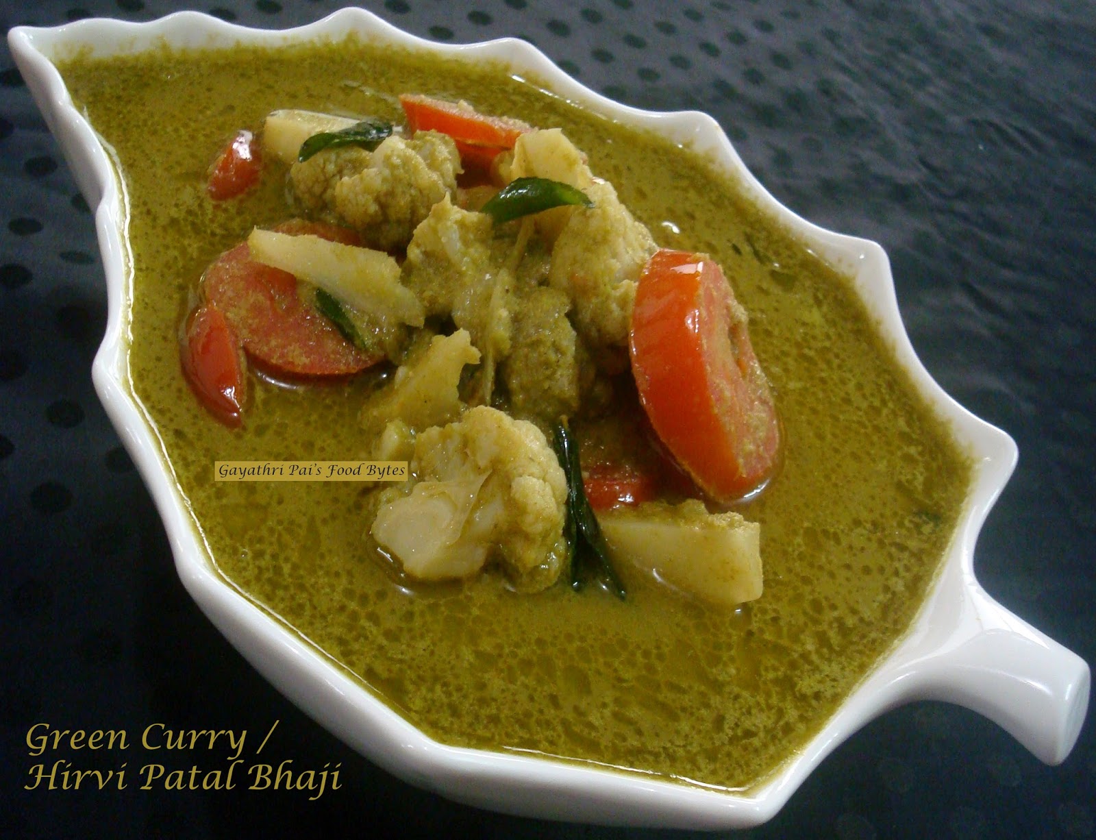 Gayathri Pai's Food Bytes: Hirvi Patal Bhaji / Green Curry.