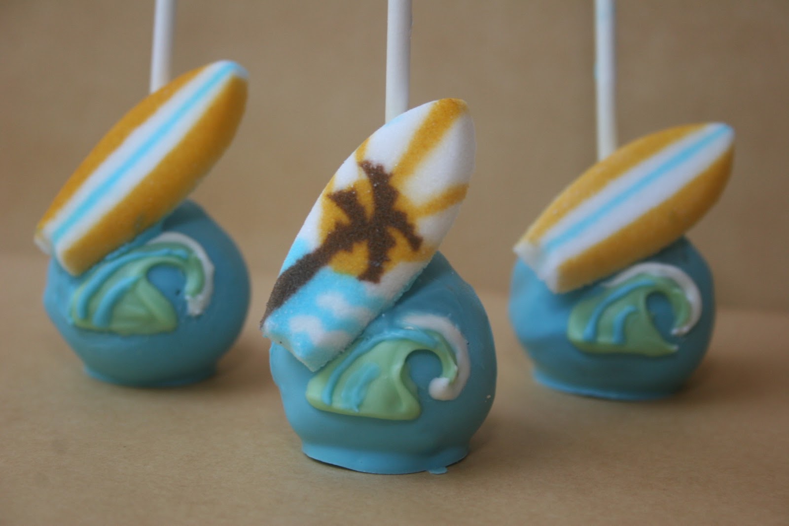 icakepops: Surfboard Cake Pops