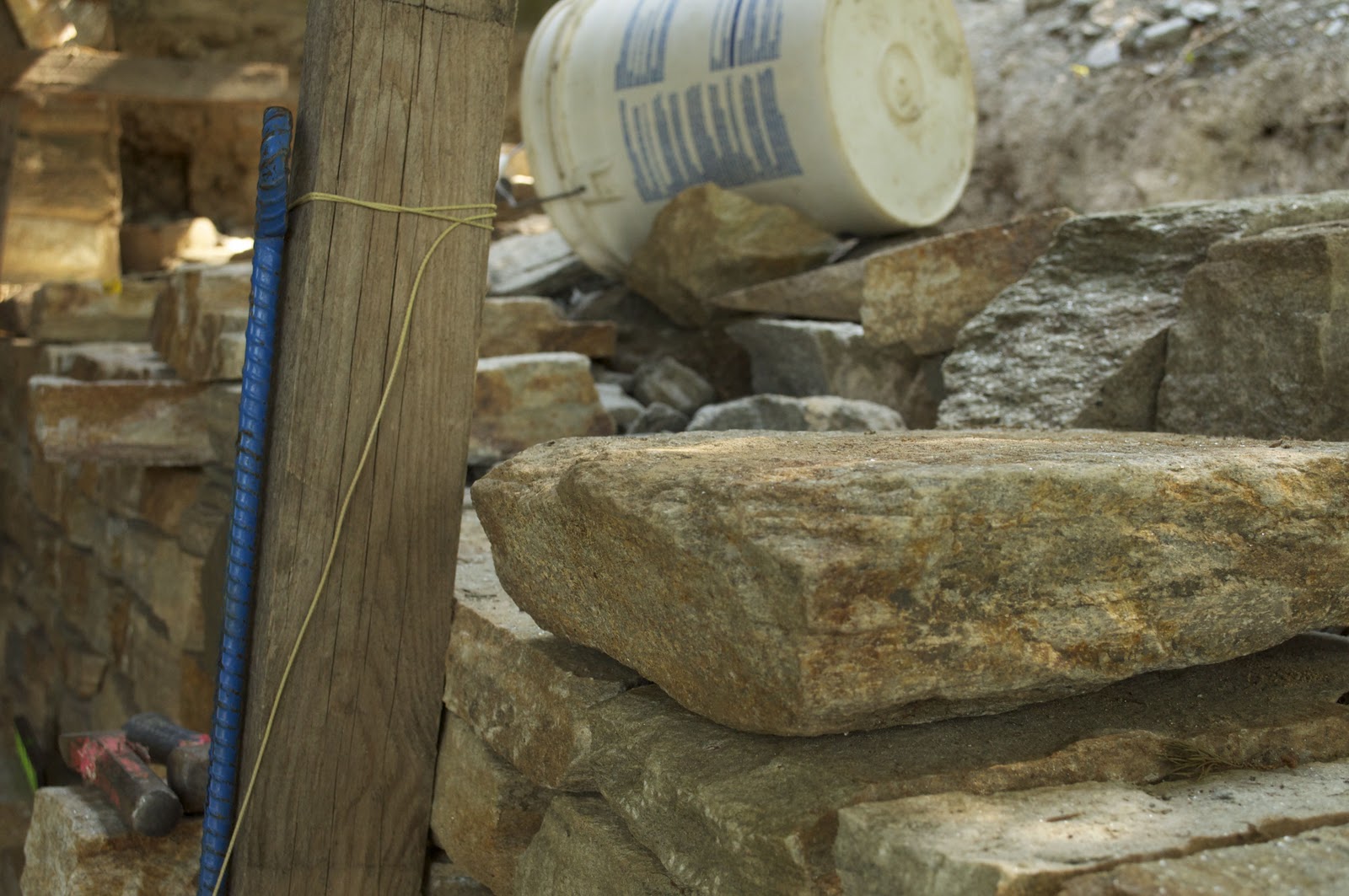 ROCKIN WALLS: How To - Read Stone Faces