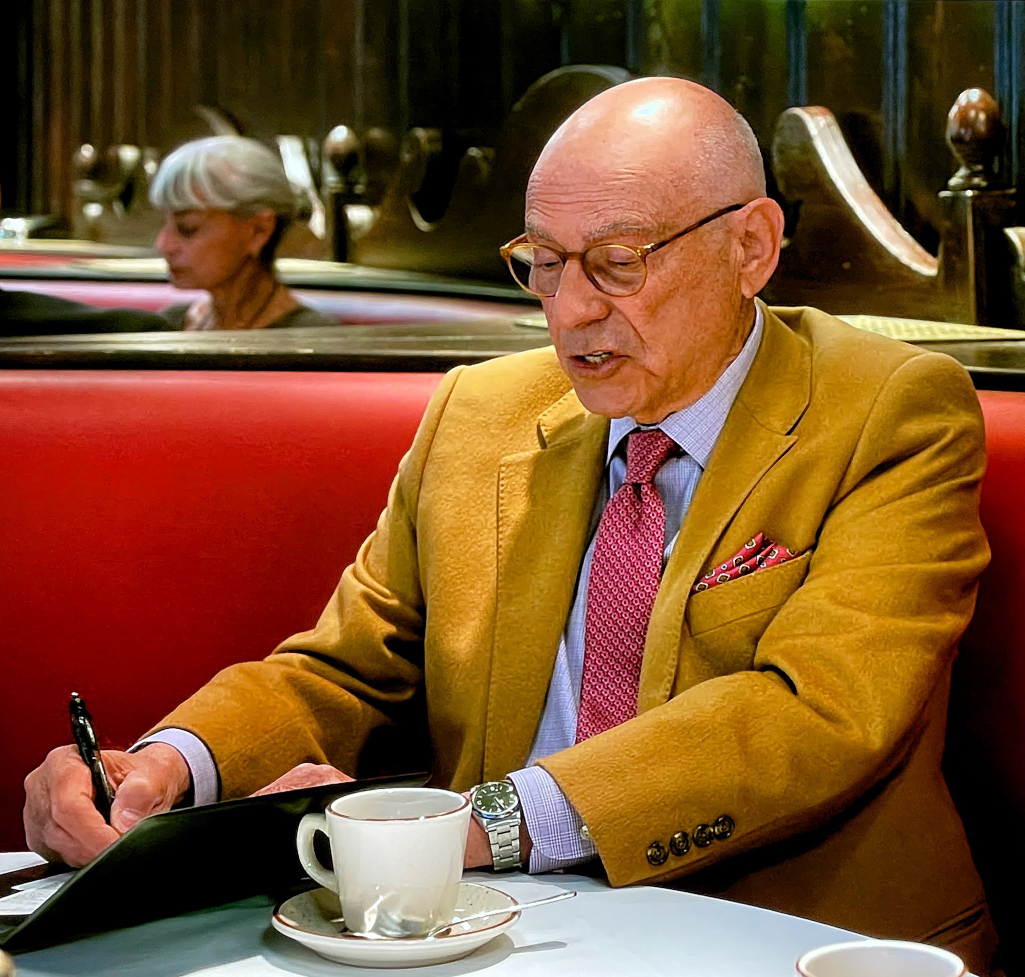 Welcome to RolexMagazine.com...Home of Jake's Rolex World Magazine ...