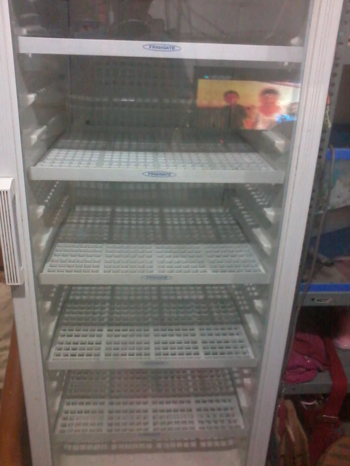 Bonisna Mart: SHOWCASE BEKAS HARGA 600 RIBU BISA NEGO