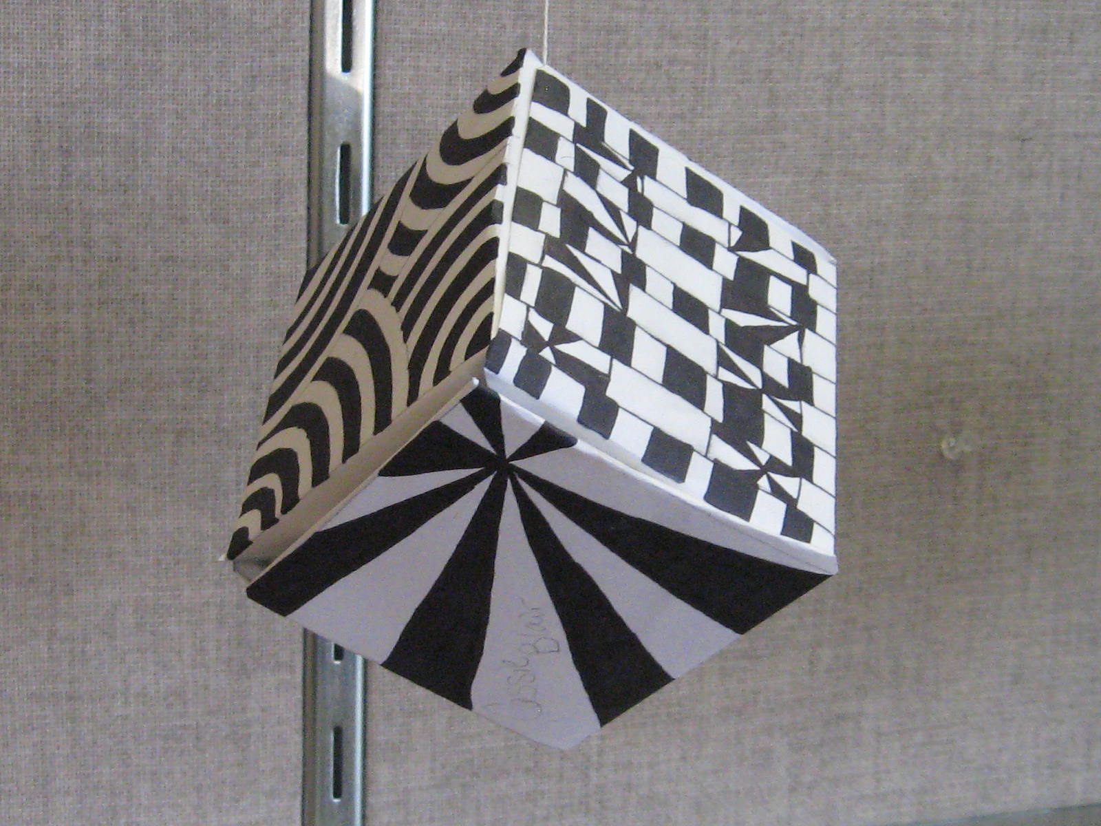 Make it Artwork : Op Art Cubes