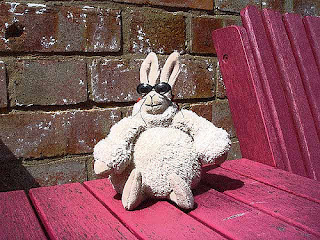 benchsite: Sunny bunny Easter benches