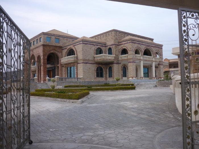 Property Linking: Large house History in Pakistan