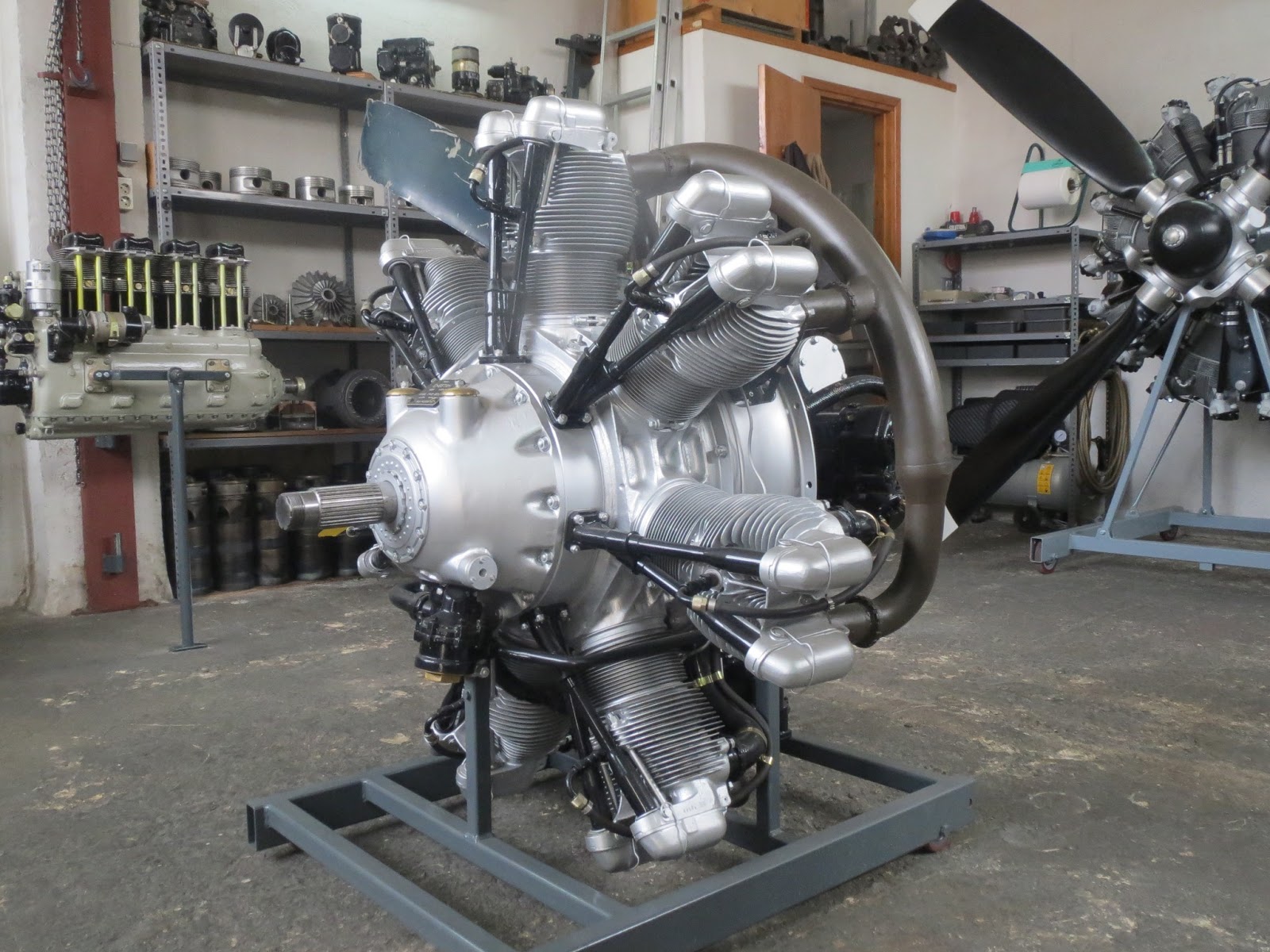 Mis motores radiales: Motor Cheetah en estrella de 7cil y 450Ch