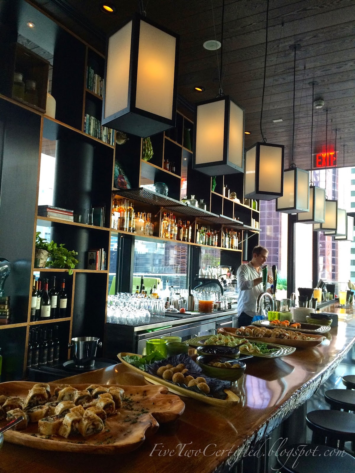 fivetwo beauty: Cocktail 101 with CitizenM New York Times Square Cloud Bar