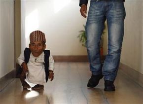 DAR BASE MAGAZINE, EYE OF TANZANIA: World's shortest man,A Guinness ...