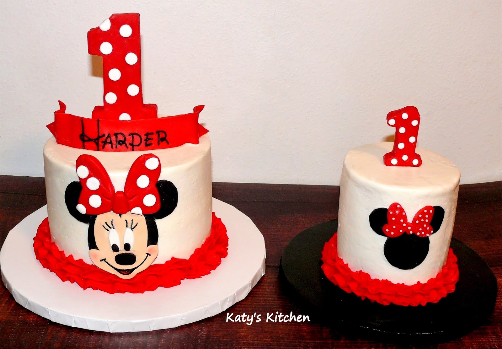 Katy's Kitchen: Minnie Mouse Smash Cake for a First Birthday