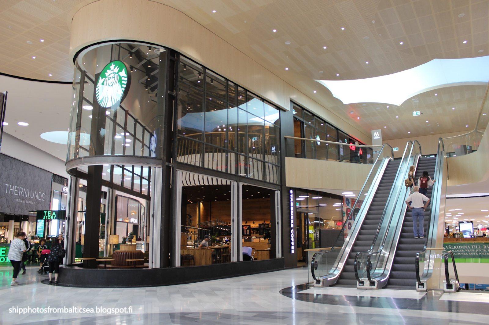 .: Commodore risteily Tukholmaan Silja Symphonylla.