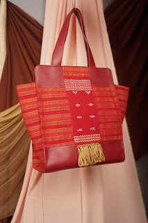 Mengenal Tenun Gedogan Indramayu