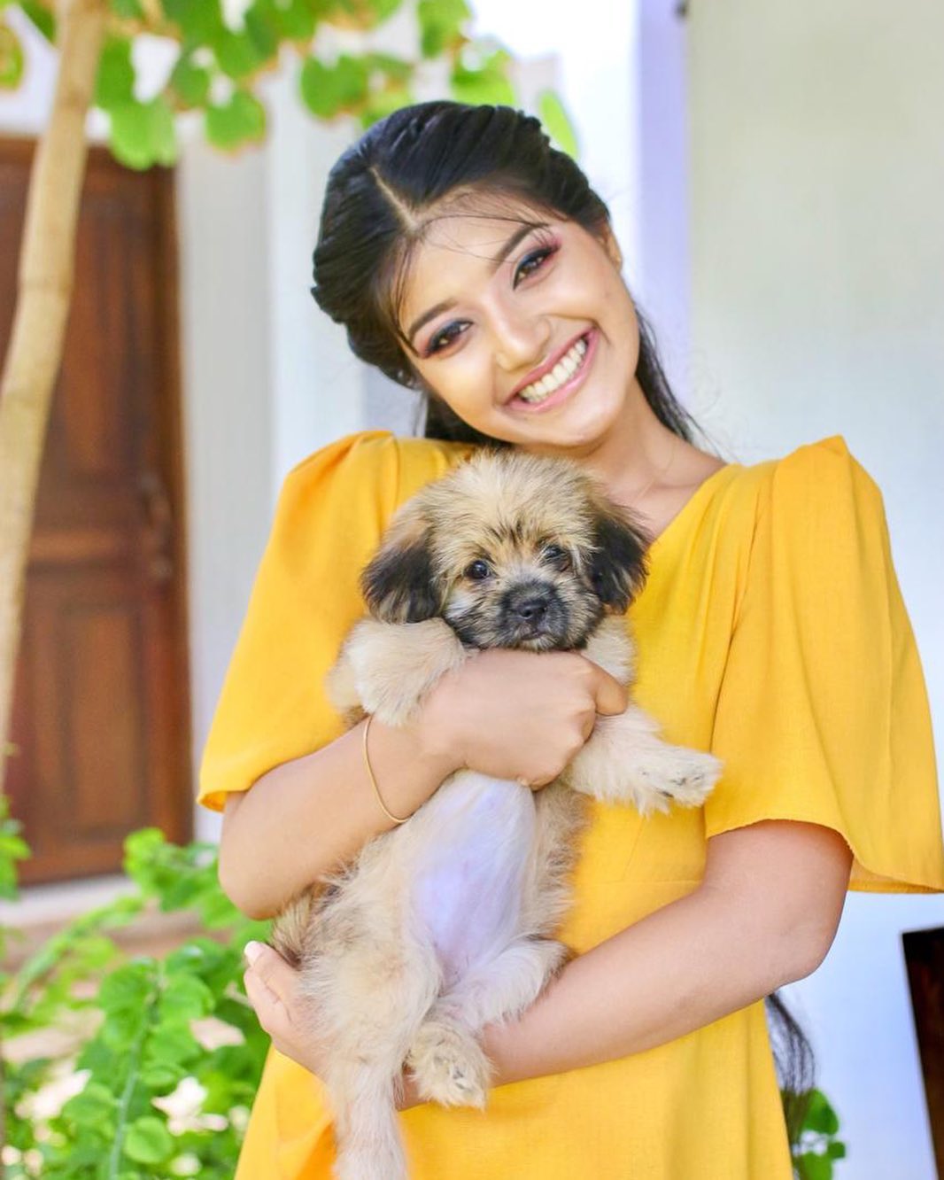 📷 නෙත්මි රොෂෙල්ගේ නවතම හැඩවැඩ