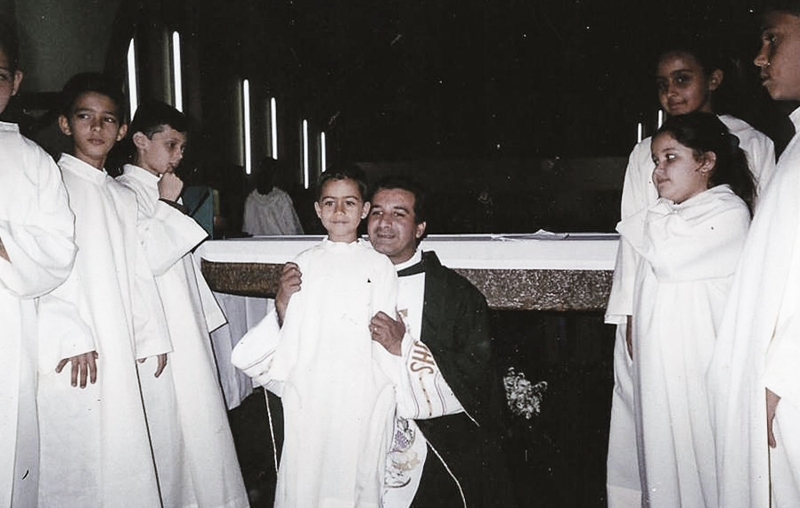 Padre Wagner e as crianças, deixai as criancinhas e não as impeçais de ...