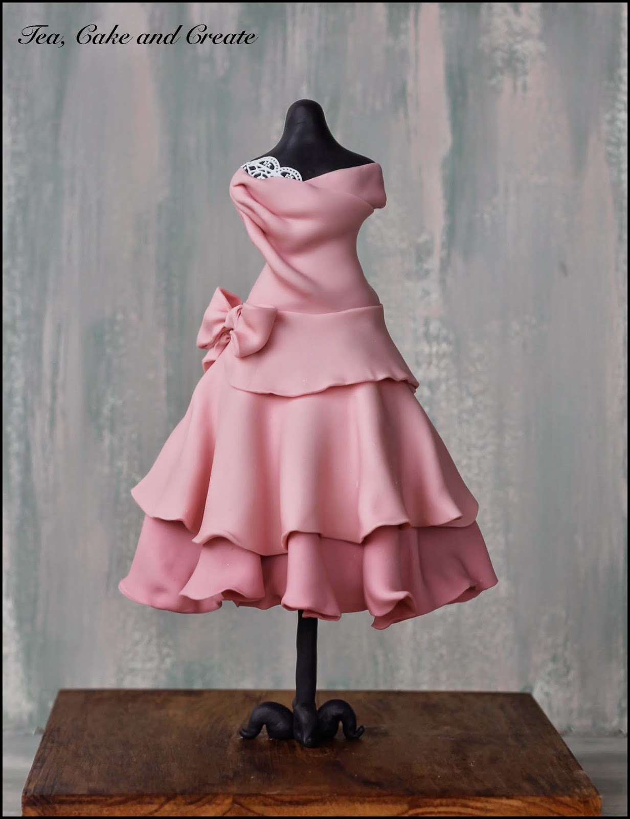 Tea Cake Create Dress on Mannequin Cake Tea Cake Create Dress on Mannequin Cake