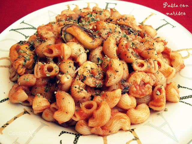 Cocinax2. Las recetas de Laurita.: Pasta con marisco