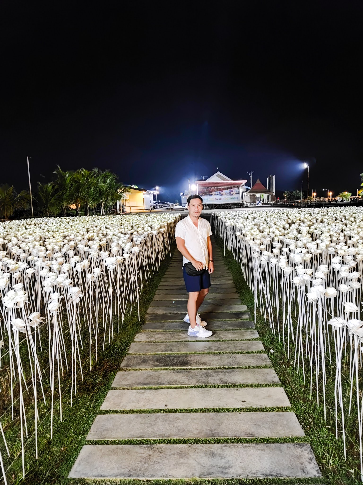 10000 Roses Café & More in Cebu : The Ultimate Travel Guide - The Pinoy ...