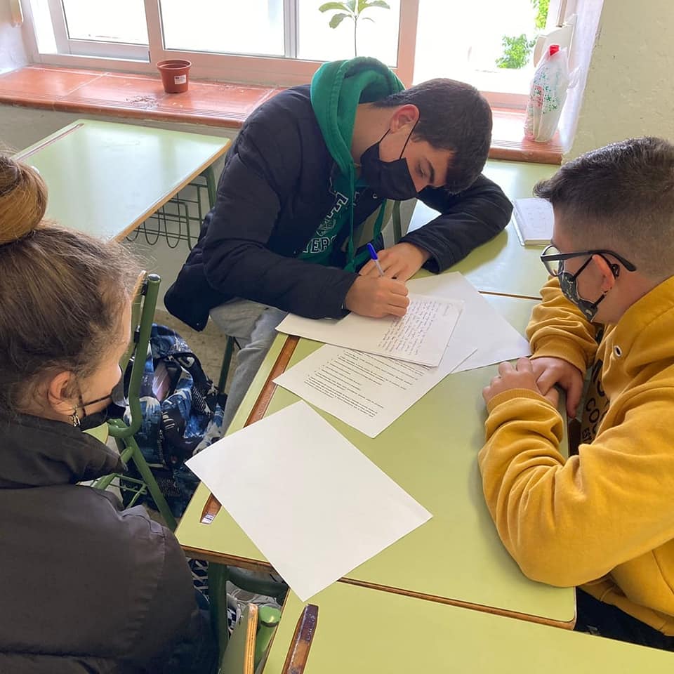 Proyecto Escuela Abierta: Seamos felices sin comer perdices