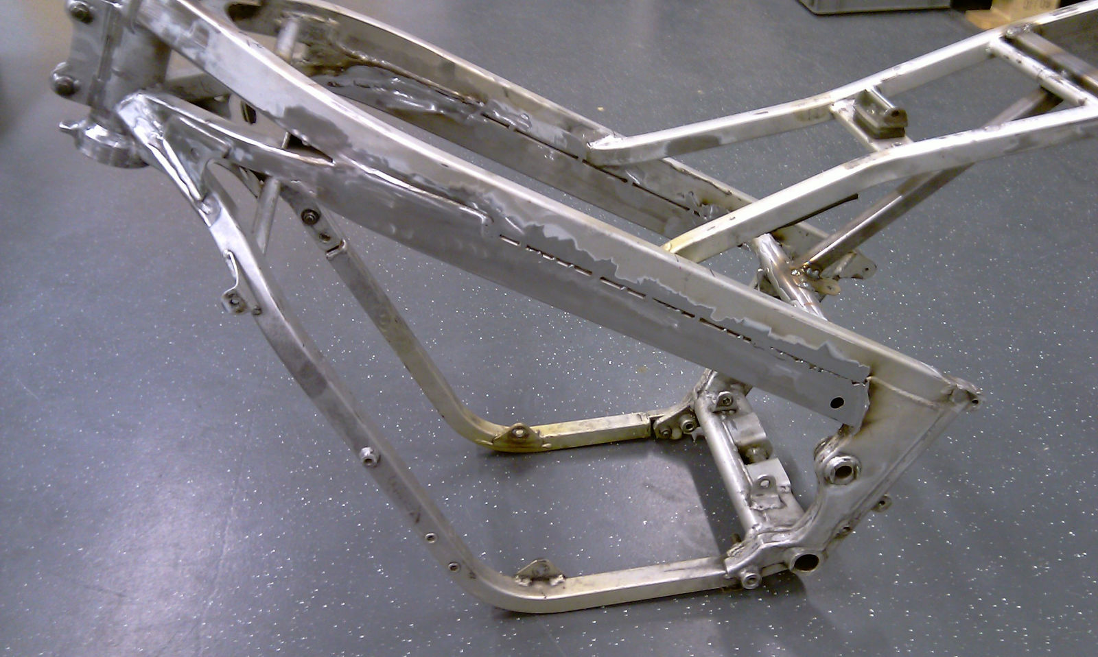 Yamaha RD500: change the frame