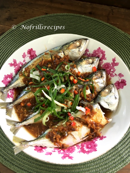 Steamed ikan kembong with bean paste ~ 豆酱蒸鱼