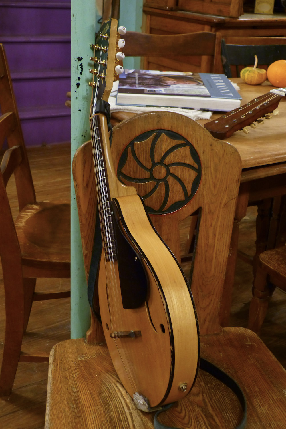 1940s Strad-O-Lin Archtop Mandolin