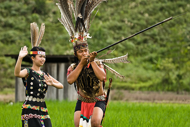 Borneo Travel : THE PEOPLE OF SABAH