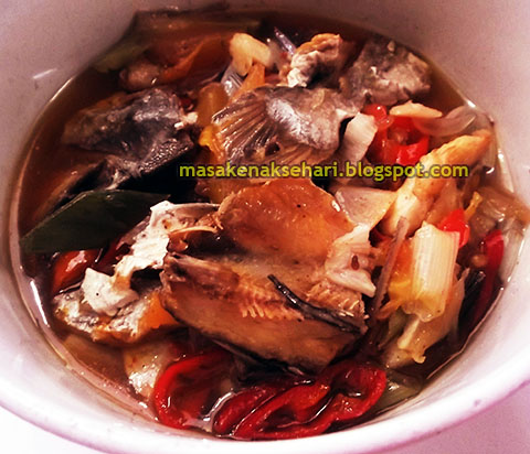 1001 Resep Masakan Indonesia Terlengkap #1: Resep Ikan Asin Jambal Roti ...