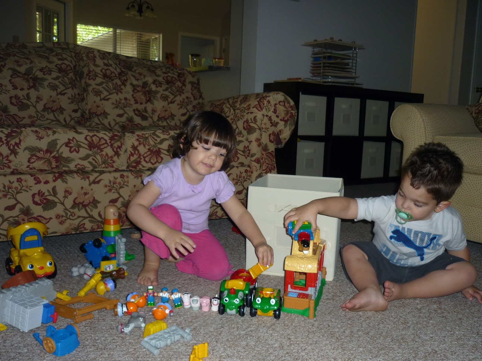 The Handy Dandy Helper: DIY Doily Frame